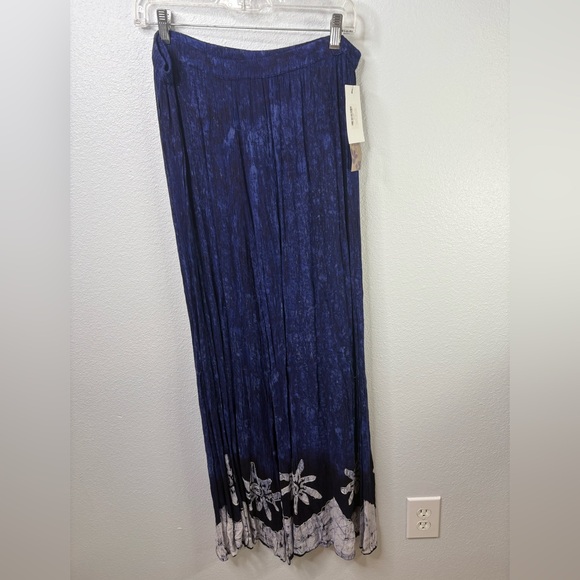 raya sun | Pants & Jumpsuits | Nwtraya Sun Crepe Batik Wide Leg Pants X ...